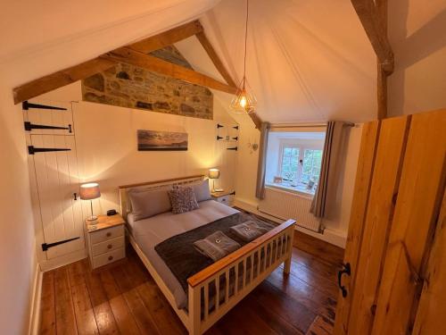 3 Double Bed Character Cottage in Quiet Hamlet, Camelford (prețuri ...