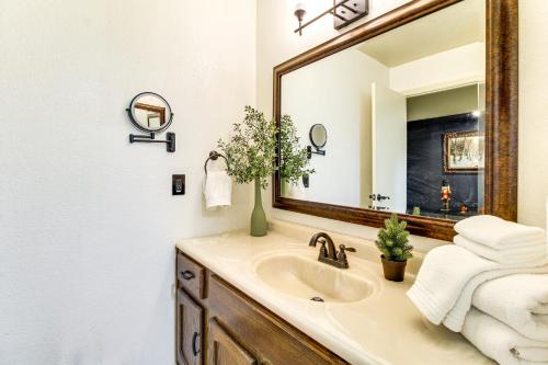 Explore the Natl Forest! Cozy Getaway in Pinetop, Indian Pine (prezzi ...