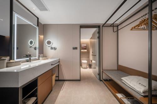 Atour Hotel Chengdu Longquan Shimao Plaza, Longquanyi (अपडेट की गई ...