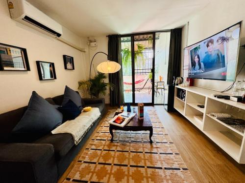 King Room + Fast Wi-Fi • Ekkamai BTS Nearby, Khlong Toei (bijgewerkte ...