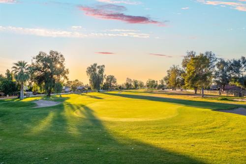 Cozy 2BR Home Fire Pit Grill Golf Course Views, Mesa (prezzi aggiornati ...