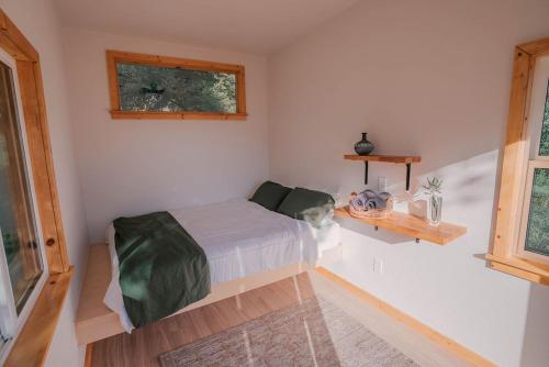 Tiny Home Above the Clouds Pacific Views, Pauma Valley (precios ...