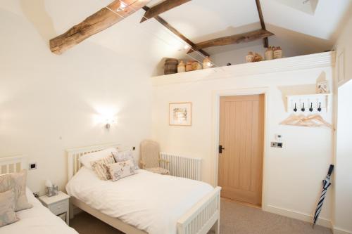 The Bluebell, Helpston (updated prices 2024)