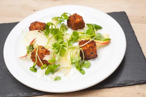 The Bluebell, Helpston – Updated 2023 Prices