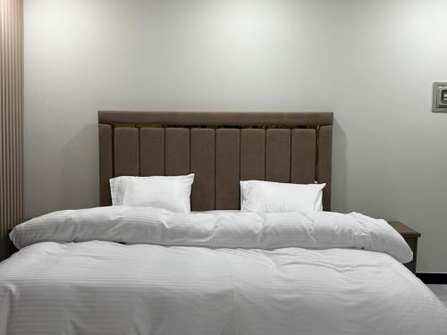 Luxury Furnished Studio Apartment at Bahria Enclave Entrance, Islamabad ...