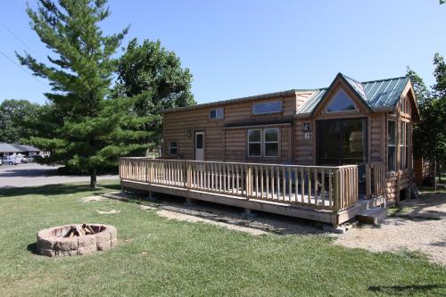 Lakeland RV Campground Deluxe Loft Cabin 11, Edgerton – Updated 2023 Prices