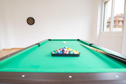 Spacious Zurich flat with game room & pool table, Zürich (prețuri ...