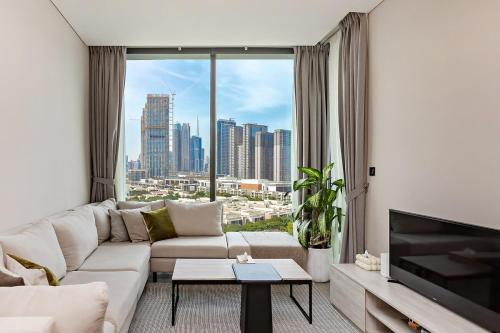 1B with Park and Burj Khalifa View, Hartland Waves, Dubajus ...