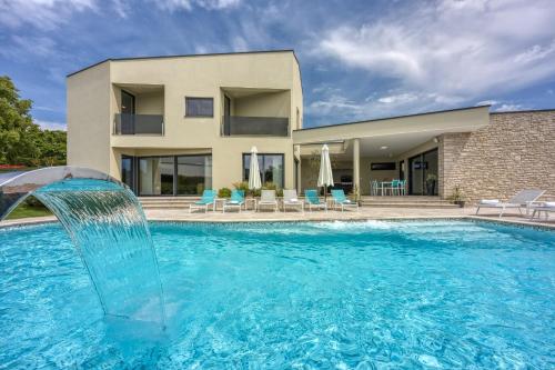 Villa Nada for 8 persons in Central Istria with 55 m2 pool, wellness ...