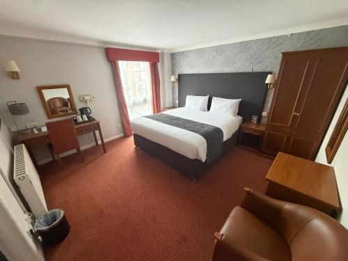 Raven Hotel by Greene King Inns, Hook (updated prices 2026)