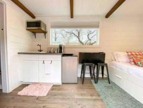 NEW! Cozy Container Home at Cliffside #1, Orderville (precios ...