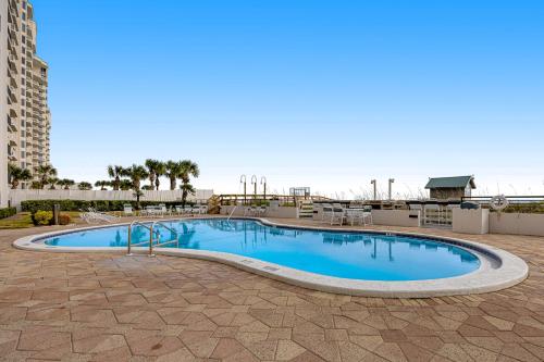 Beautiful Gulf Front Condo Fun Amenities Nearby Shopping & Dining ...