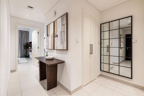 Mahogany 27 - 2BR 10PAX - Walk to Dubai Mall and Views, Dubai (prezzi ...