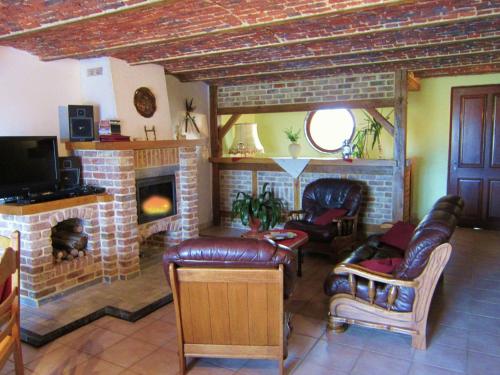 Cosy Holiday Home in Cul-des-Sarts with Terrace, Les Riesses (updated ...