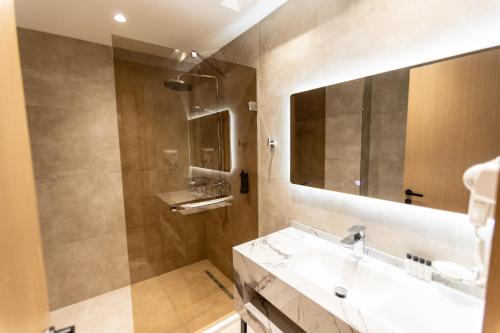 Fafa Sun Hotel - Adults Only, Golem (updated prices 2026)