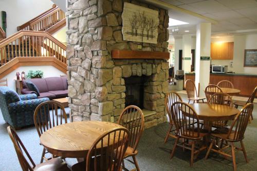 Farmstead Inn and Conference Center, Shipshewana – Updated 2023 Prices