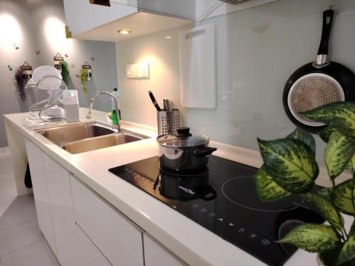 Maison Inn - Affordable Sleeps 6 to 13 near Tebrau AEON & Toppen, Johor ...