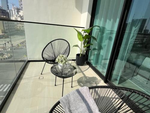 Luxury Studio W Pool & Gym - Binghatti Phoenix, Dubai (updated prices 2026)