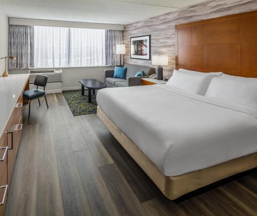 DoubleTree by Hilton Rochester, Rochester (updated prices 2026)