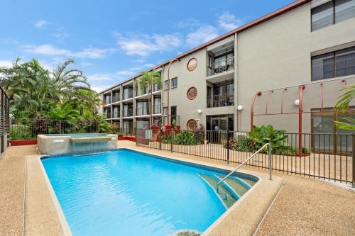 Waters Edge The Strand, Townsville (updated prices 2026)