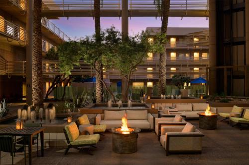 DoubleTree Suites by Hilton Phoenix, Phoenix (updated prices 2026)