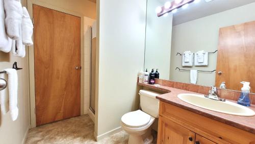 Top Floor - Incredible Mountain Views - 3 Beds, Fernie (updated prices ...
