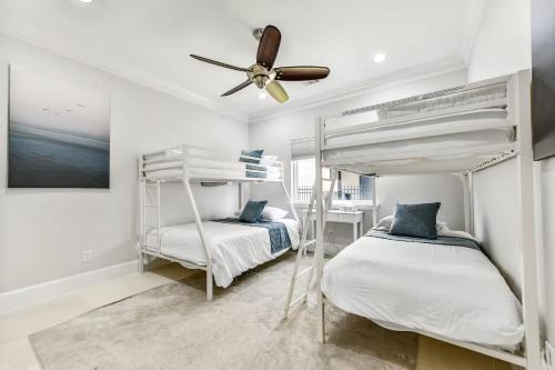 Bayfront Luxury House with Pool, Kemah (updated prices 2026)