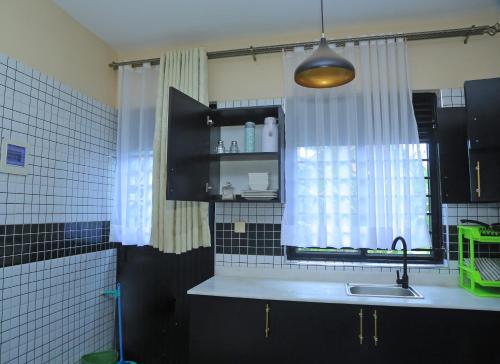 Modern Fully Furnished Apartments with Hillside View, Bwebajja (updated ...