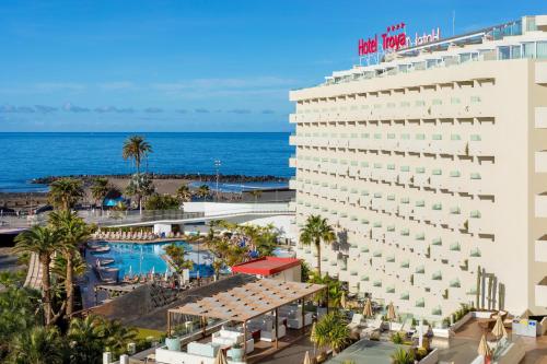 Alexandre Troya, Playa de las Americas (updated prices 2026)