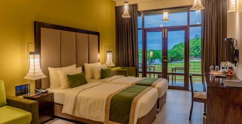 Amora Lagoon Hotel, Katunayaka (updated prices 2026)