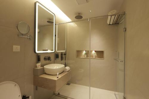Chinmay Hotels & Resorts, Lucknow (updated prices 2026)