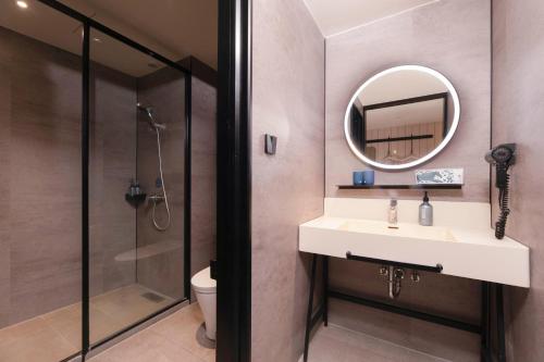 Hanting Hotel Nanjing Xinjiekou Hanzhongmen Metro Station, Nanquim ...