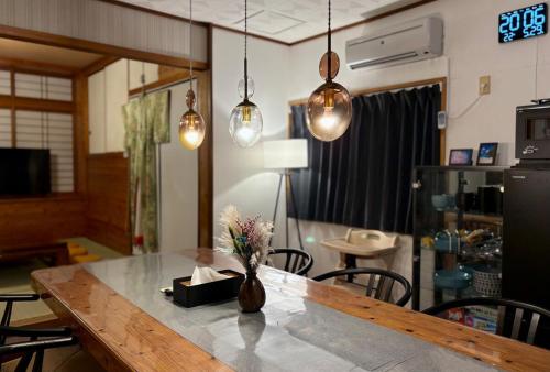 ZenAbode Onna 8 min walk to the beach BBQ in the large garden, Onna ...