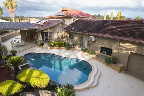 Wildlife Sanctuary Pool Game Room Forest Retreat, Lysterfield (updated ...