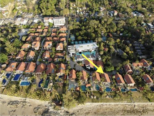 Beachfront! 4 Bedrooms - Malee Beach Villa E6, Phra Ae beach (updated ...