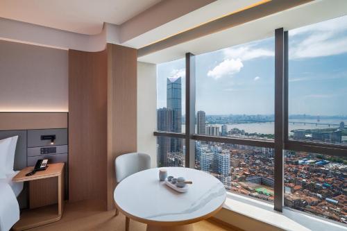 JI Hotel Wuhan Jianghan Road Pedestrian Street River View, Wuhan ...