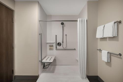 Holiday Inn Express & Suites Courtenay - Comox by IHG, Courtenay ...