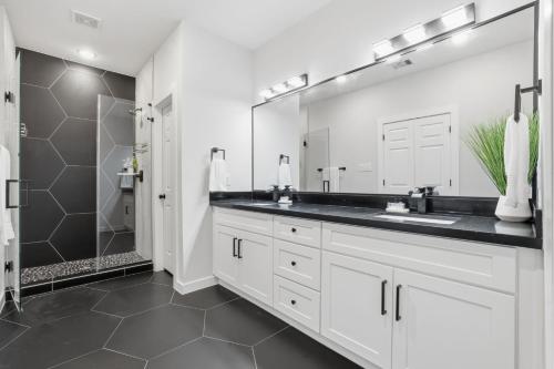 Stylish 3BR•NRG/Med Center•Free Parking, Houston (updated prices 2026)