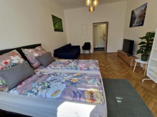 Grazioso Apartment - Central Station -Parking option -Free bike, Graz ...