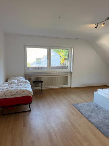 Helle & geräumige Dachgeschosswohnung in Schleich, Schleich (opdaterede ...