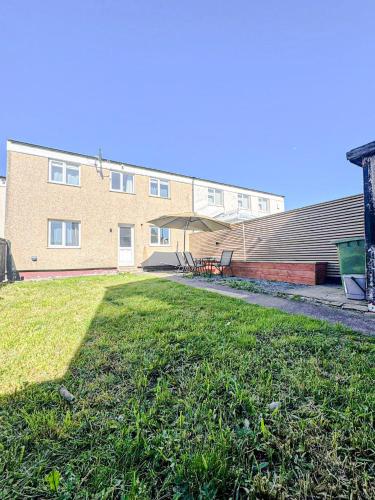 Home, but Better - Up to 11 Guests - Family & Contractor Stay, Ormesby ...