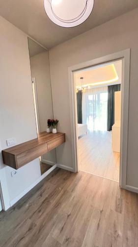 Luxury Boutique Apart-Cinema Room-Panoramic View ยาช (ราคาอัปเดตปี 2026)
