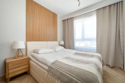 Klimatyzowany Apartament z Parkingiem we Wrocławiu by Renters Prestige ...
