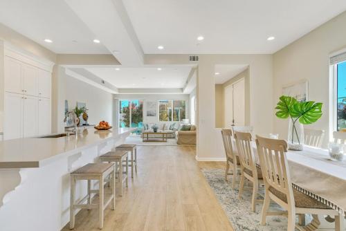 Torrance Downtown Spacious 5Bedroom 4bathroom House Free Parking WiFi ...