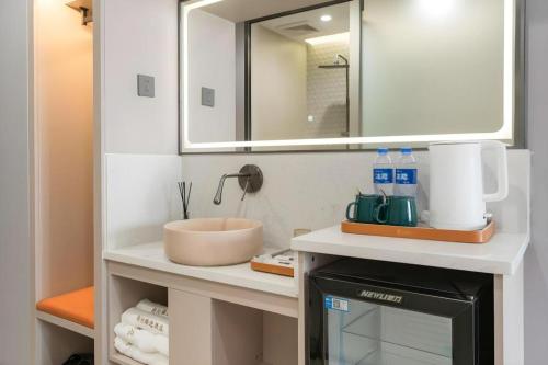 Guangzhou Beston Hotel (Liwang Huadiwan Metro Station Branch), Canton ...