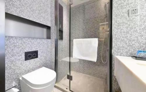 Jinglai Selected Hotel - Shanghai North Xizang Road Metro Station ...
