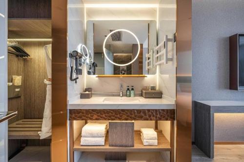 PALACE Hotel（Qingdao Golden Beach Resort Dongfeng Building）, Huangdao ...