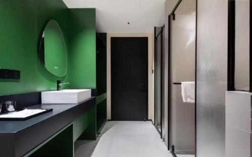 MOTRI Hotel - Shenzhen Coast City Science Park Houhai Subway Station ...