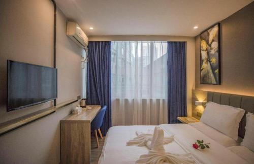 7 Days Premium Hotel Chongqing Hongqihegou Light Rail Station ...