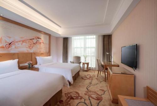 Vienna Internation Hotel Guanlan Sightseeing Branch, Tiantangwei ...